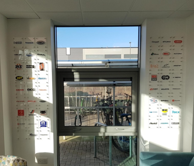 Custom perspex signs – bespoke metal signs in Harrogate.