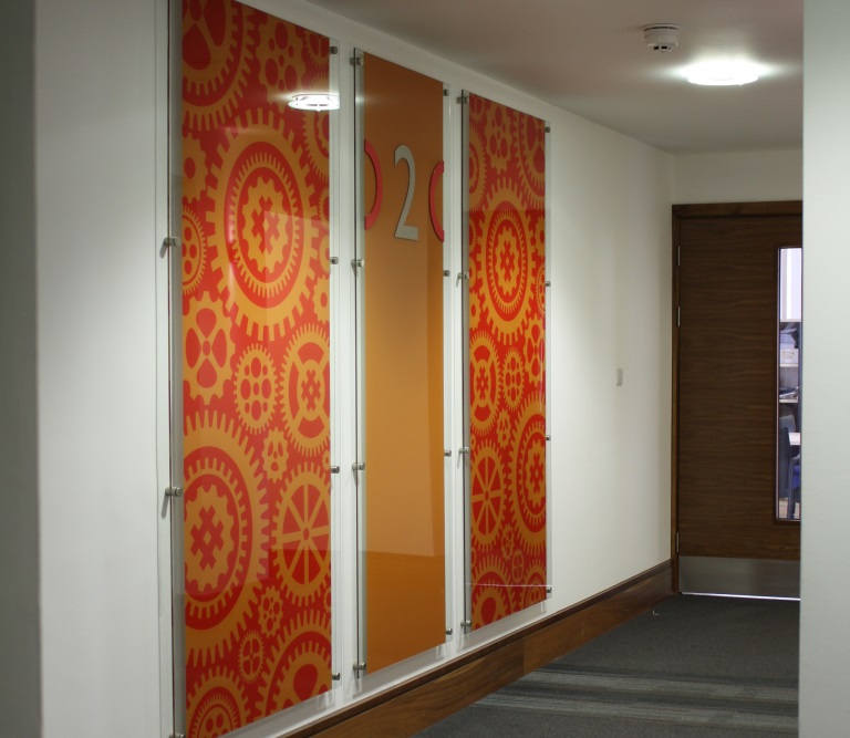 Custom perspex signs – bespoke metal signs in Harrogate.